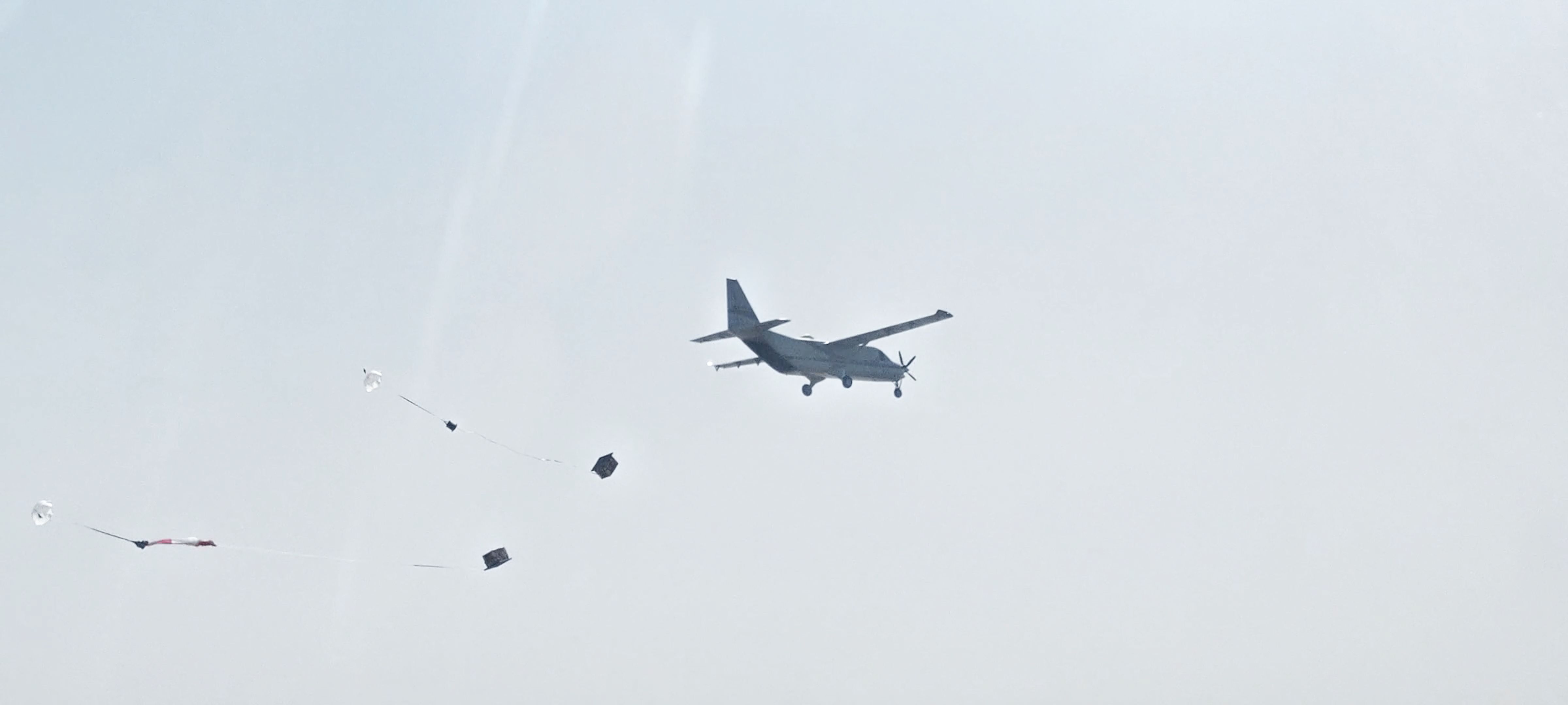 山河大型无人运输机自主完成多件货物连续空投 国内首次！在榆林空投测试成功